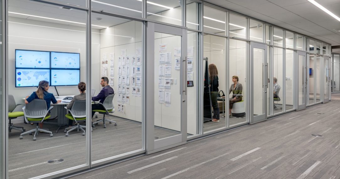 How To Optimize Your Huddle Room For Video Conferencing - The Video Ink